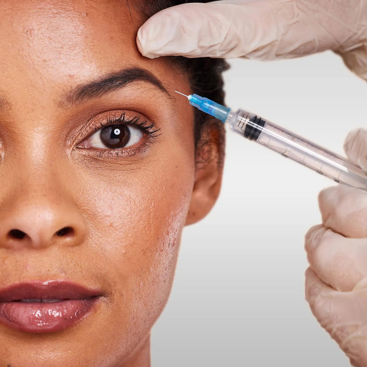 Comment se déroule une séance d’eyebrow lift au Botox ? – IP Clinic